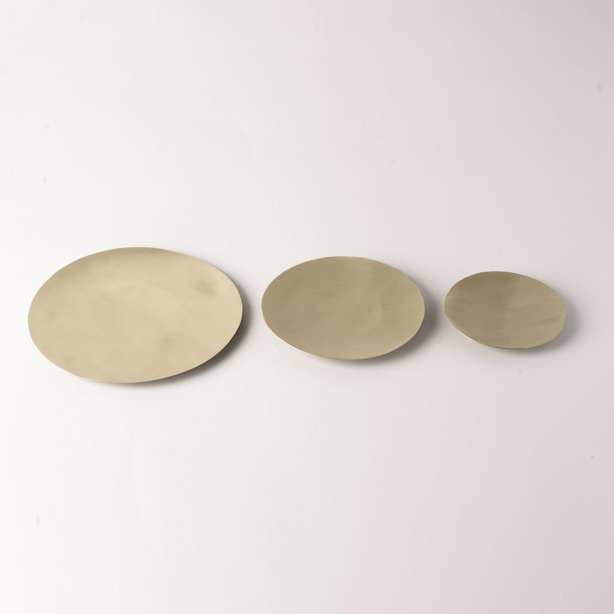 Round Brass Plate in 3 Sizes – NEW DIRECTION IMPORTS